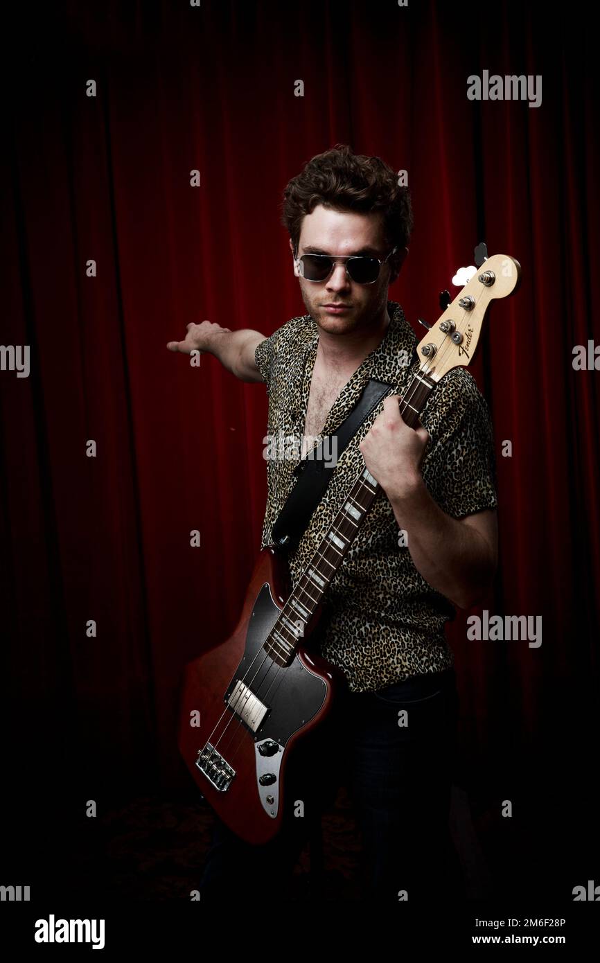 Mike kerr guitar player hi-res stock photography and images - Alamy