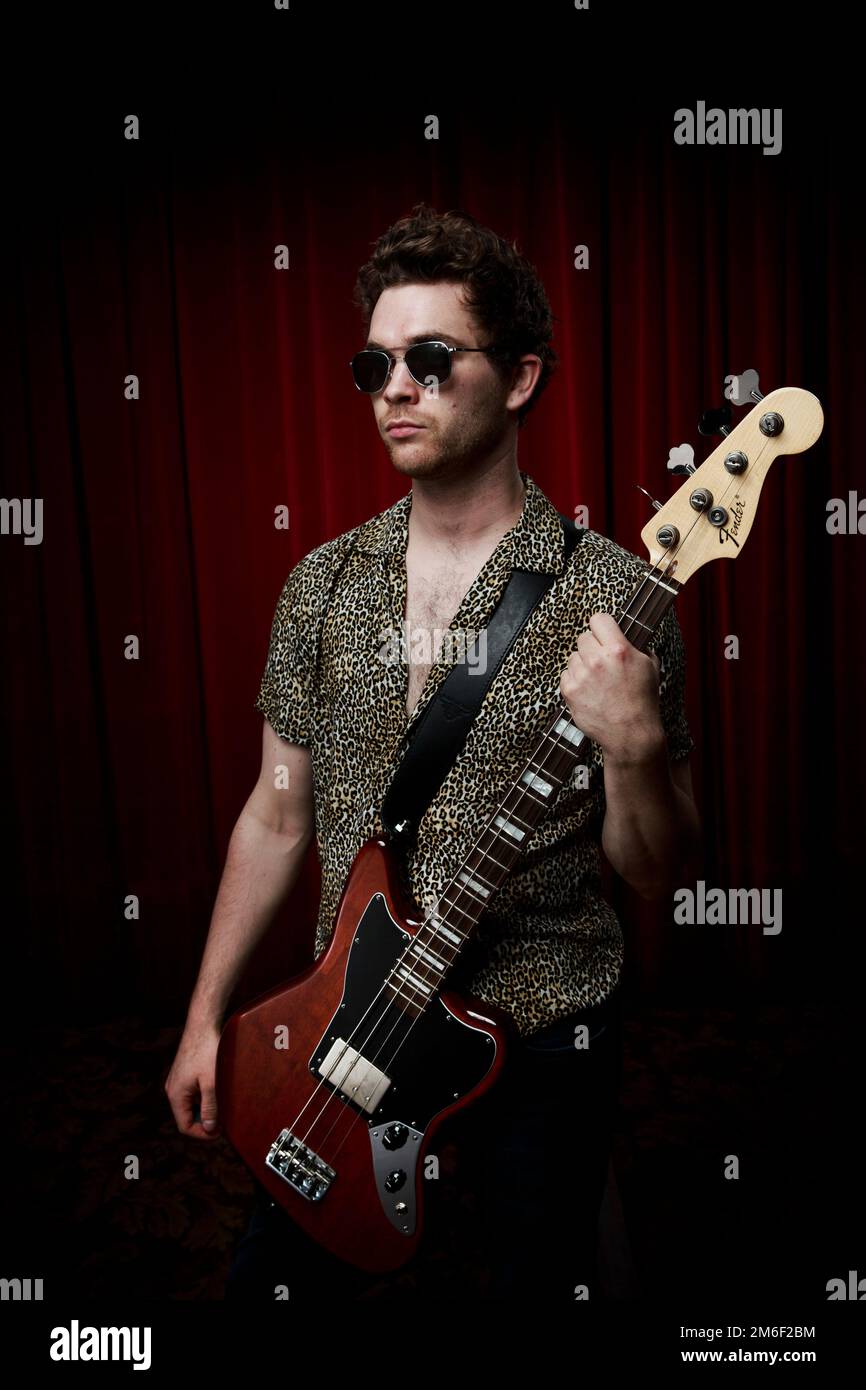 Mike kerr guitar player hi-res stock photography and images - Alamy