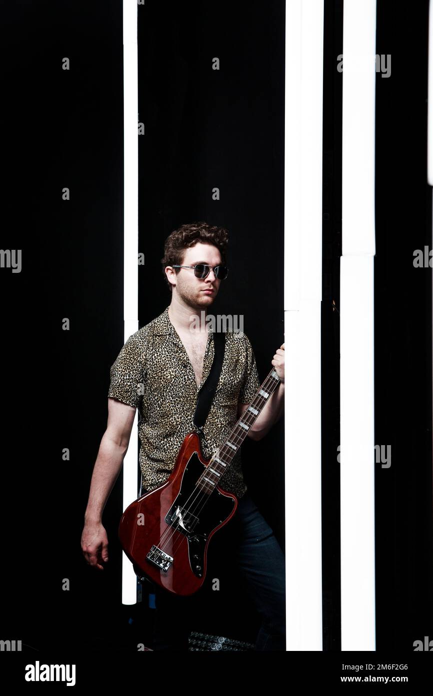 Mike kerr guitar player hi-res stock photography and images - Alamy
