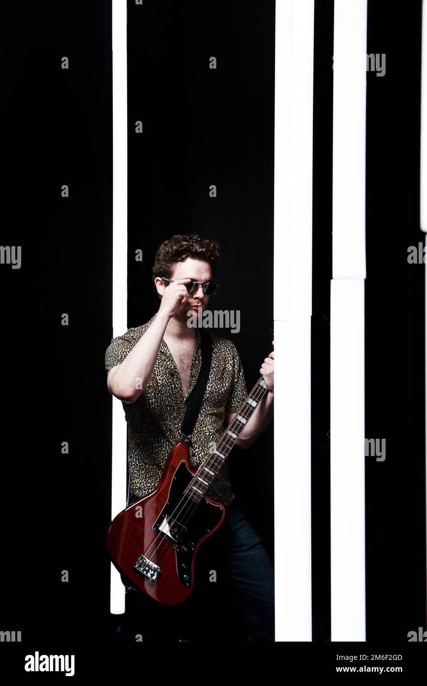 Mike kerr guitar player hi-res stock photography and images - Alamy