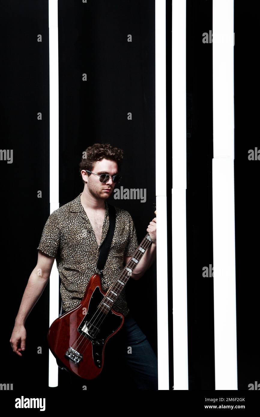 Mike kerr guitar player hi-res stock photography and images - Alamy