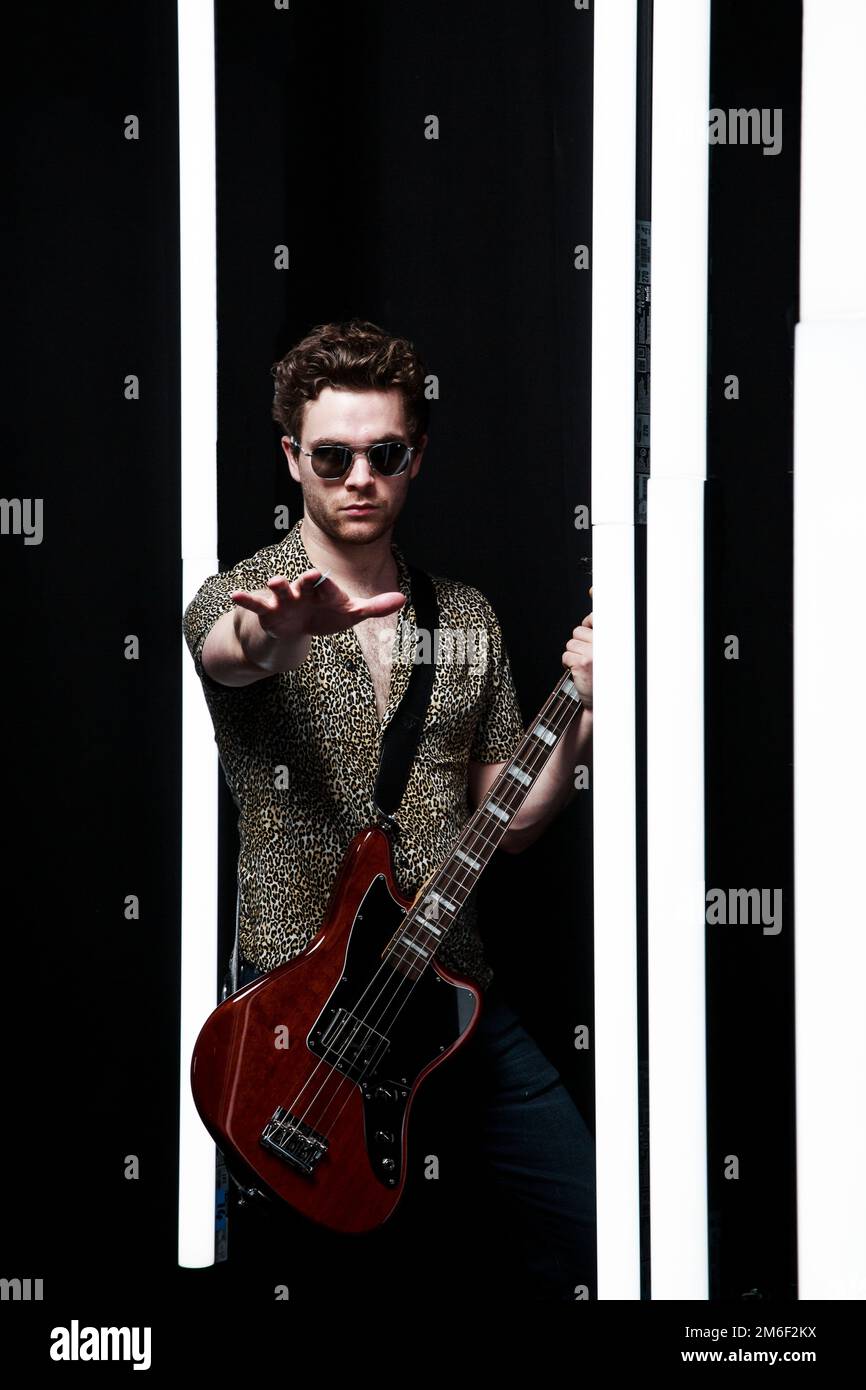 Mike kerr guitar player hi-res stock photography and images - Alamy