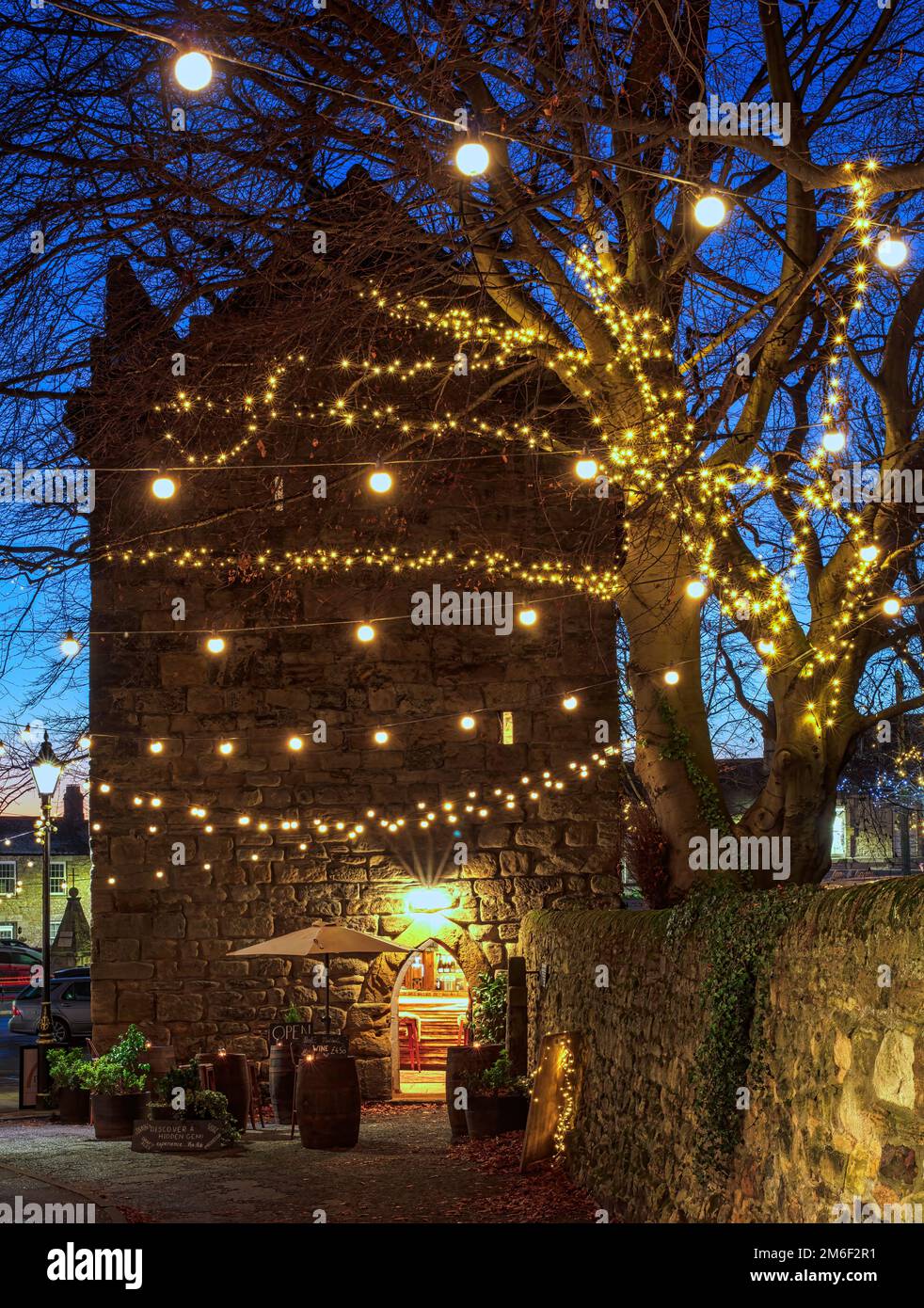 Vicar's Pele Tower at dusk at Christmas, Corbridge, Northumberland ...