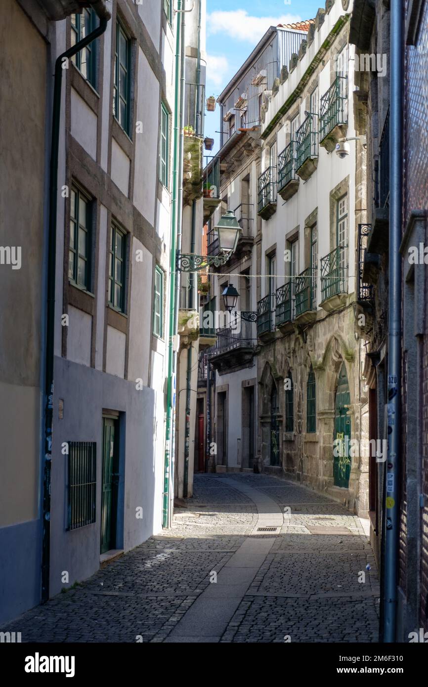 The old historic streets of Porto, Potugal Stock Photo - Alamy