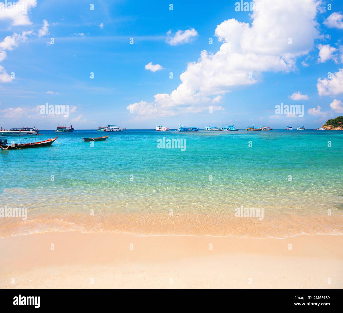 Beautiful sea surf summer hi-res stock photography and images - Alamy