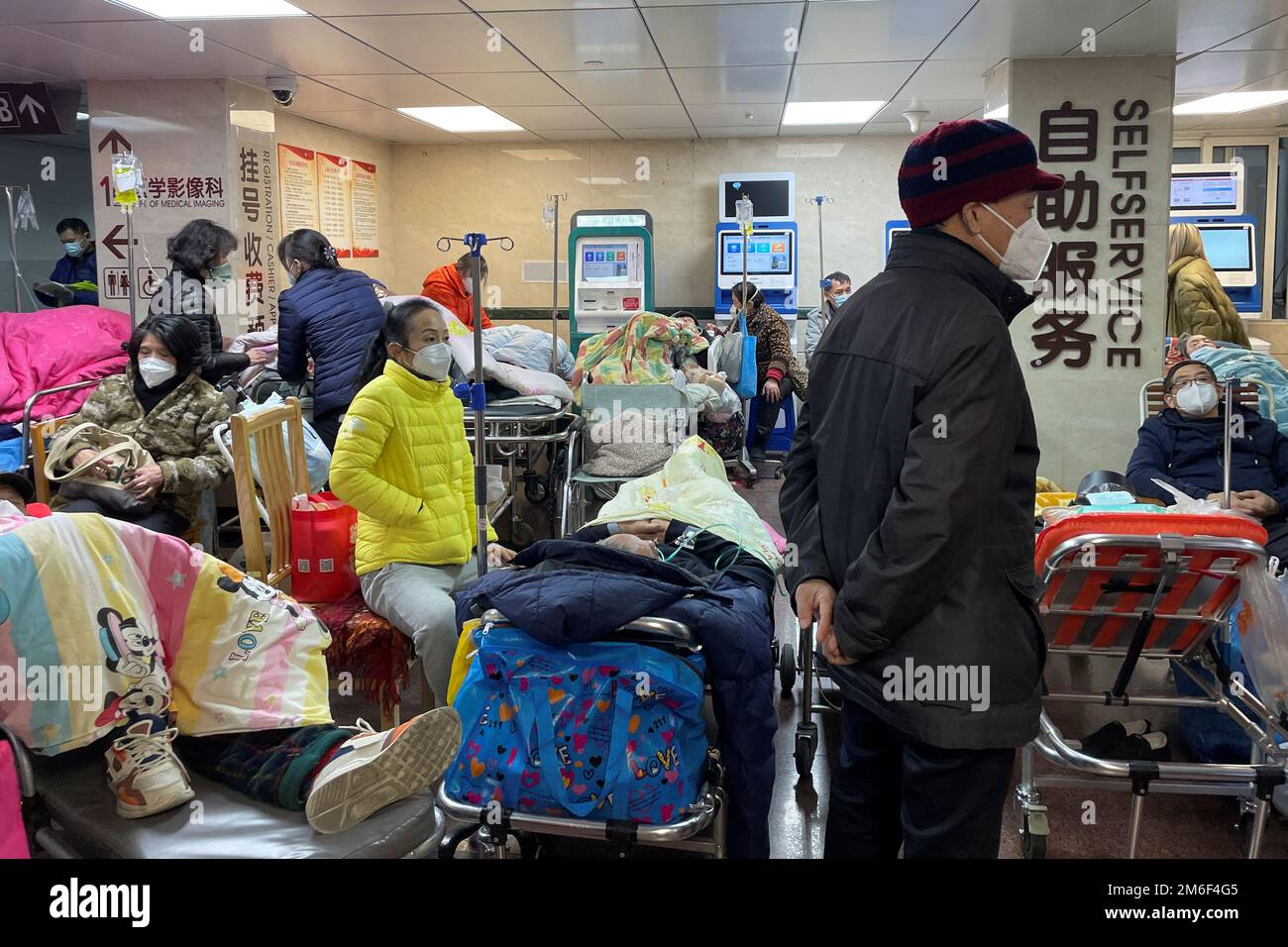 Hospital hallway with beds hi-res stock photography and images - Alamy