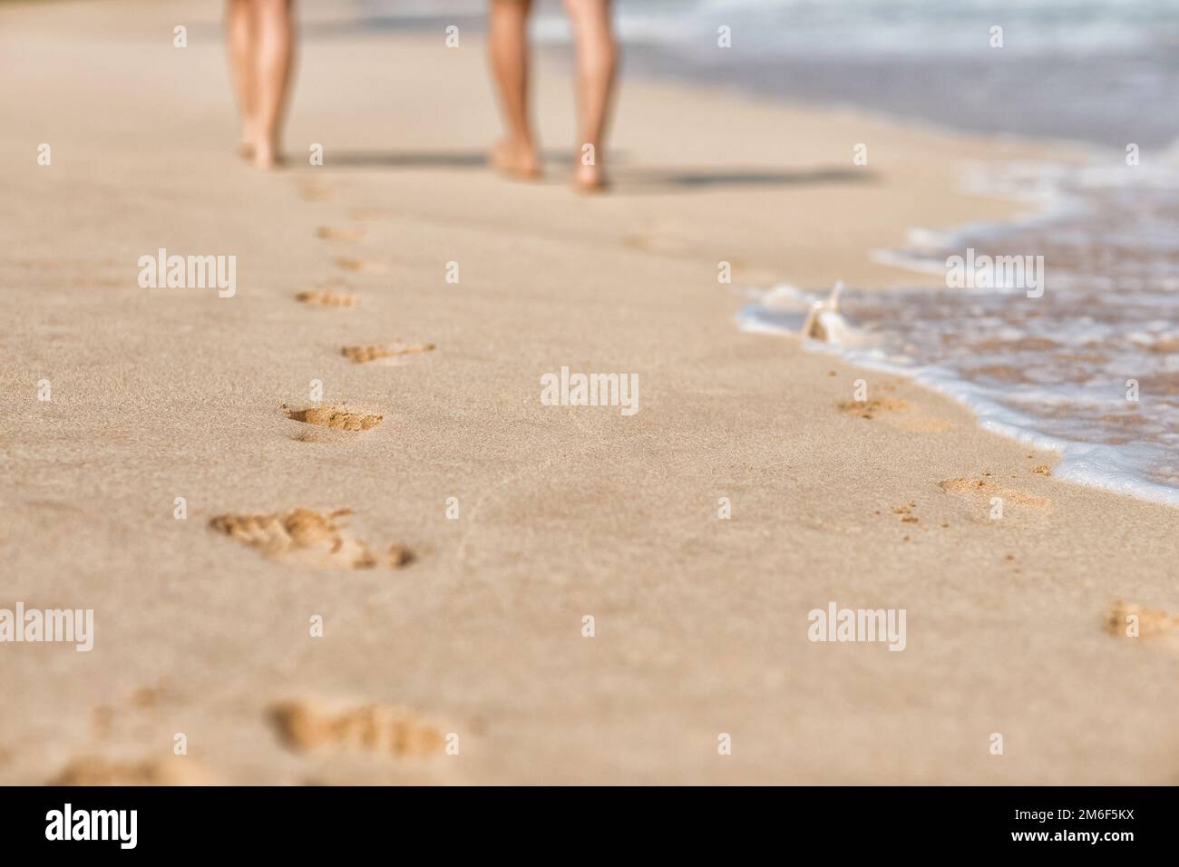 Sandy shore people hi-res stock photography and images - Alamy
