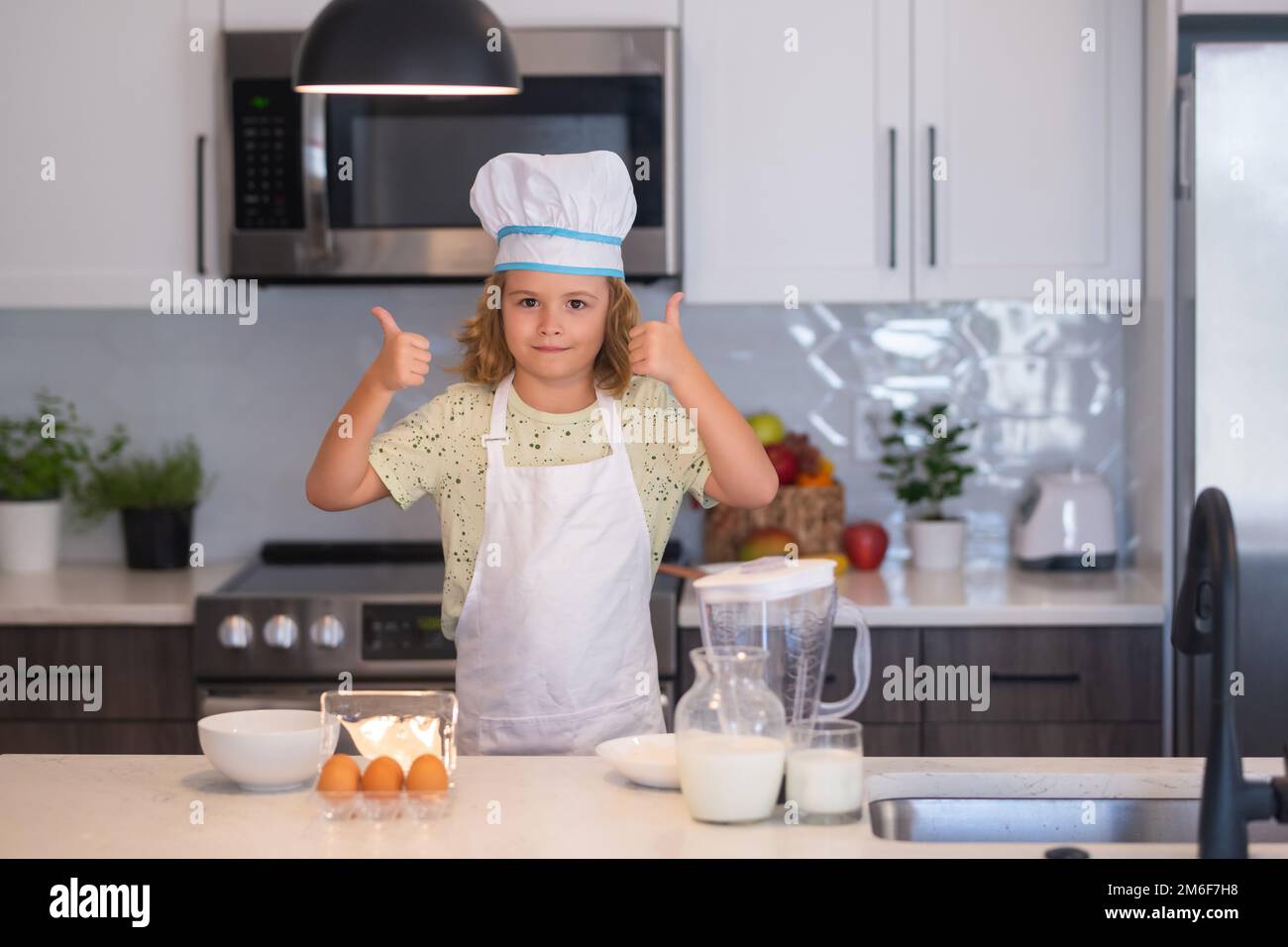 Boy blender hi-res stock photography and images - Alamy