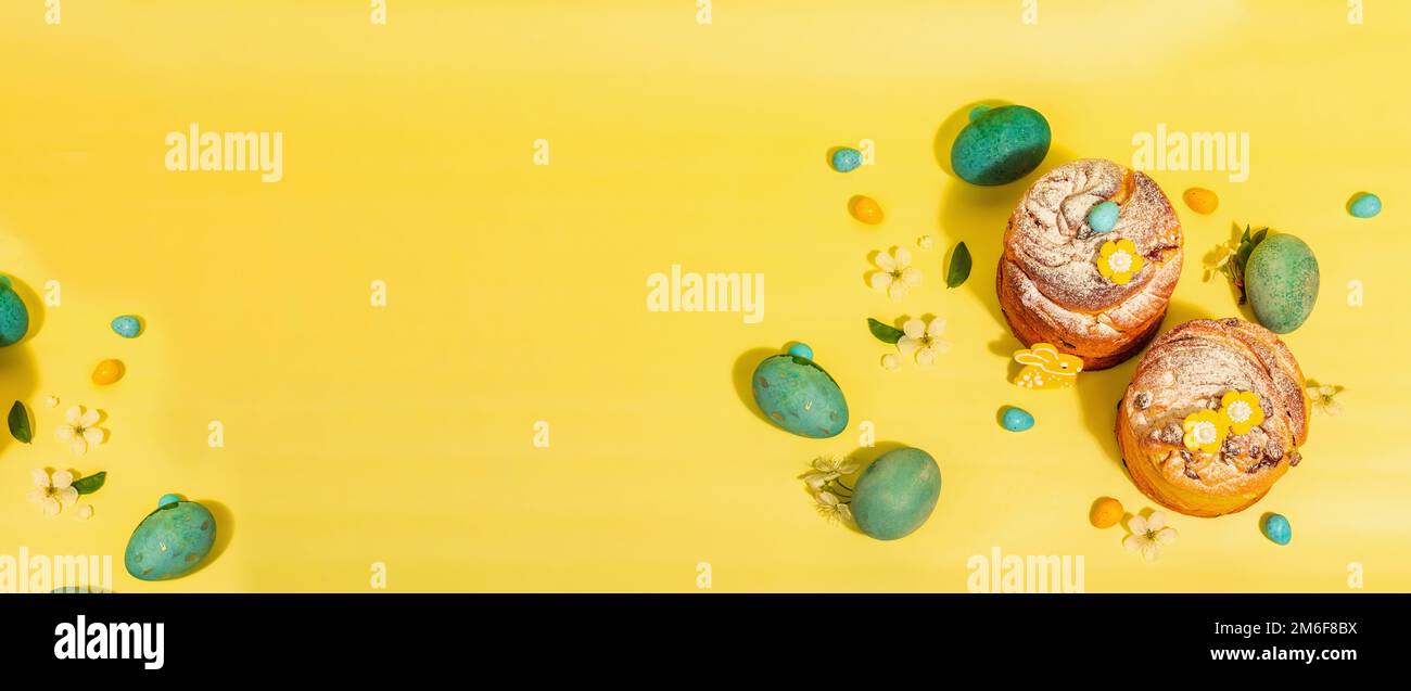 Easter cake Cruffin or sweet bread kulich and traditional painted eggs ...