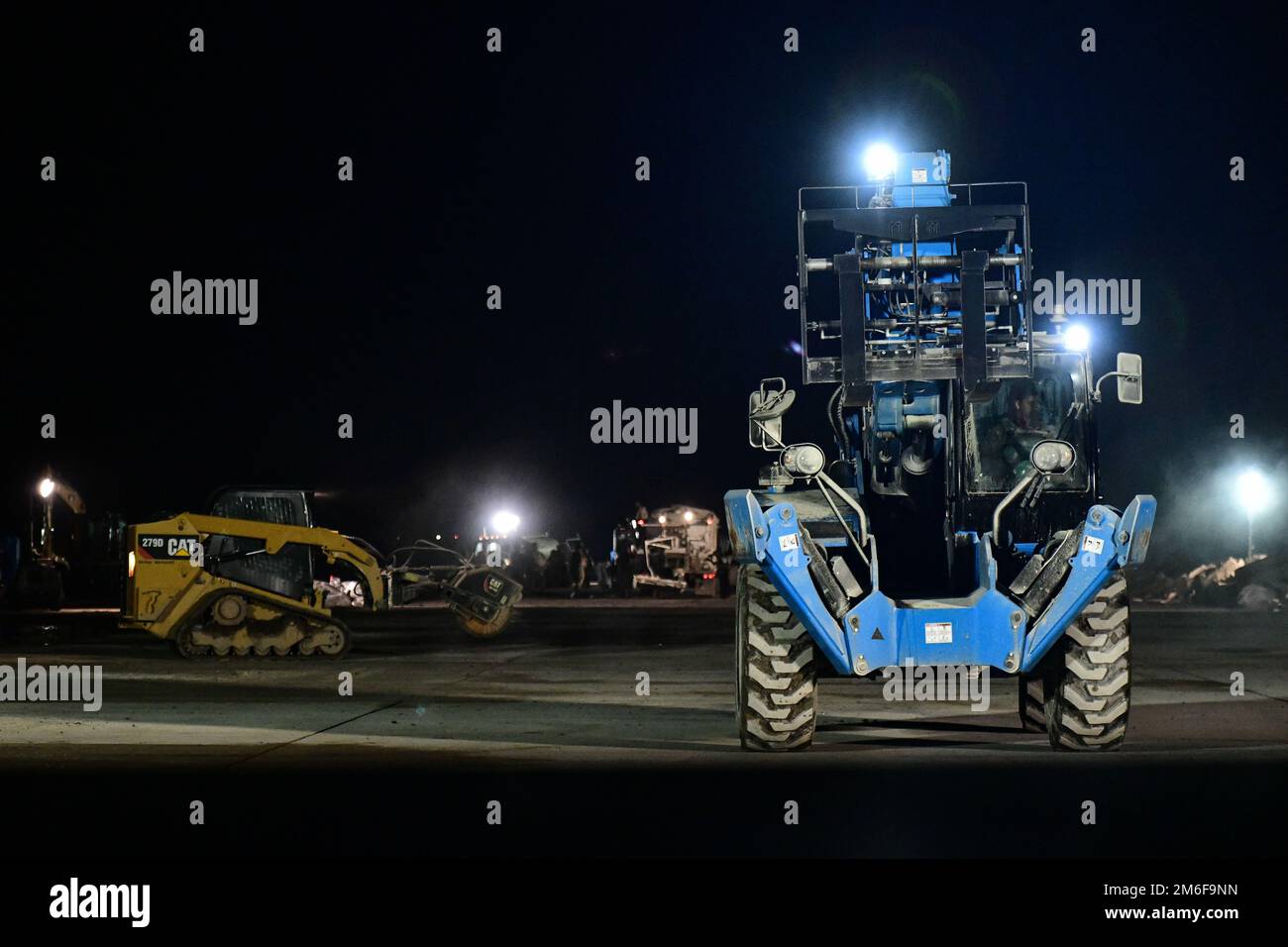 Airmen from the 8th Civil Engineer Squadron pavements and heavy ...