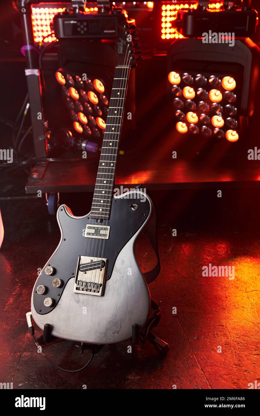 Custom Manson guitar owned and played by Mikey Demus from Skindred ...