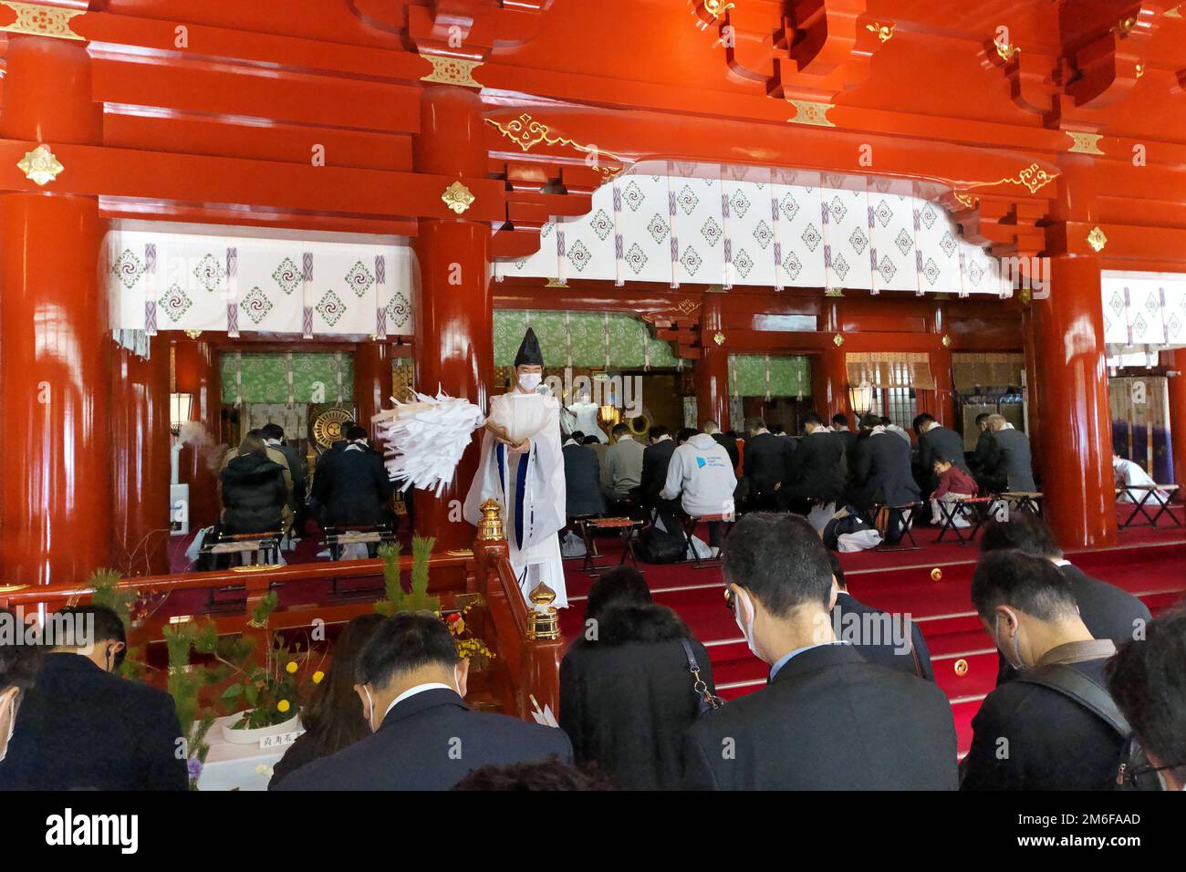 Tokyo, Japan. 04th Jan, 2023. A Shinto priest performs the "Oharai ...