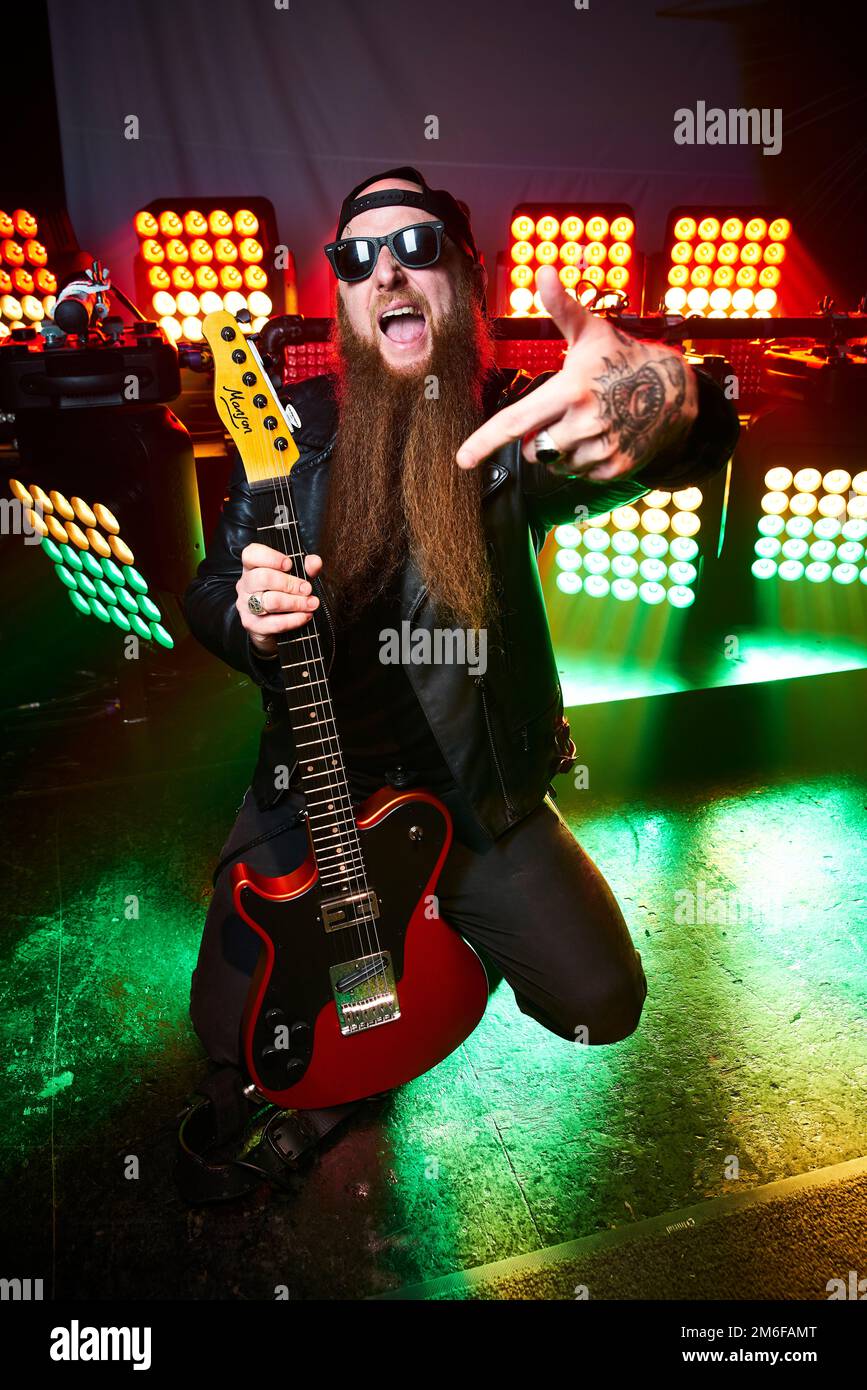 Mikey demus with guitar hi-res stock photography and images - Alamy