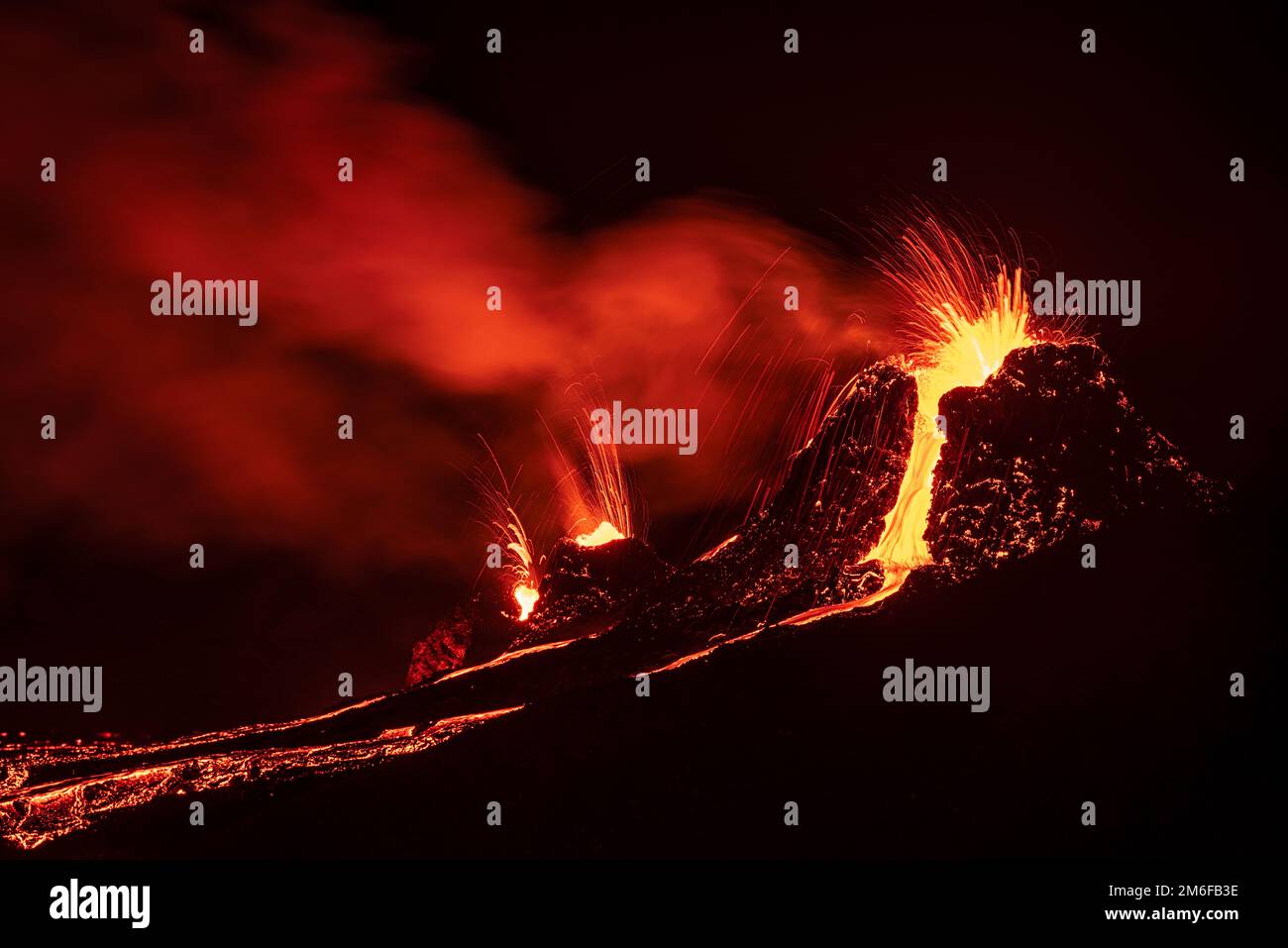 Fagradalsfjall volcanic eruption night hi-res stock photography and images - Alamy