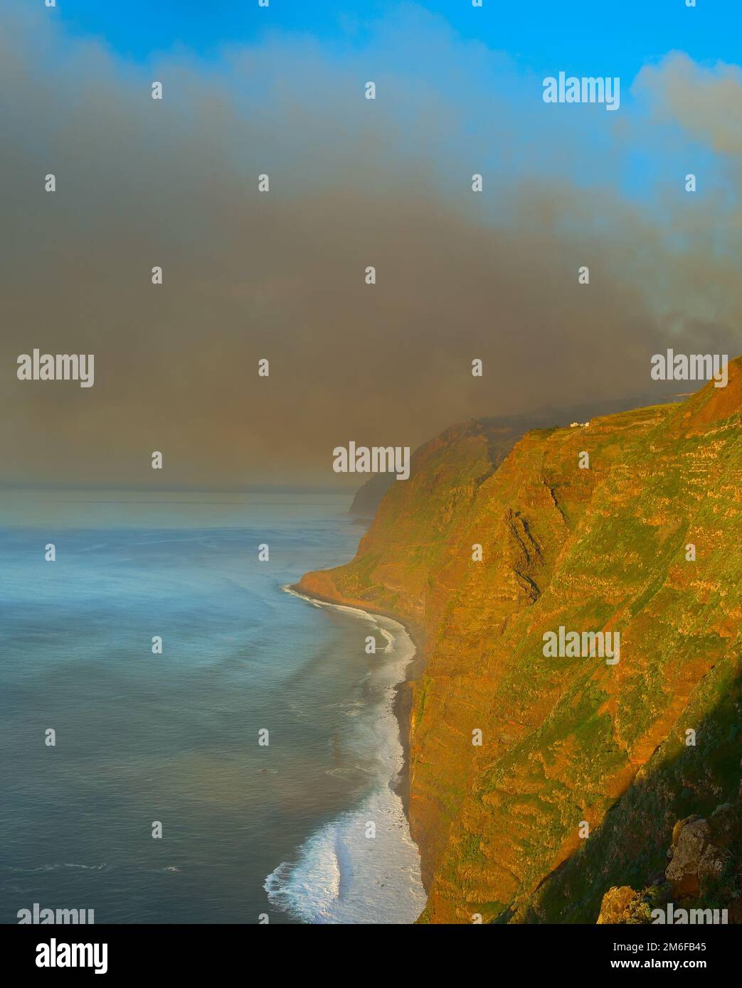 Ocean sky smoke hi-res stock photography and images - Alamy