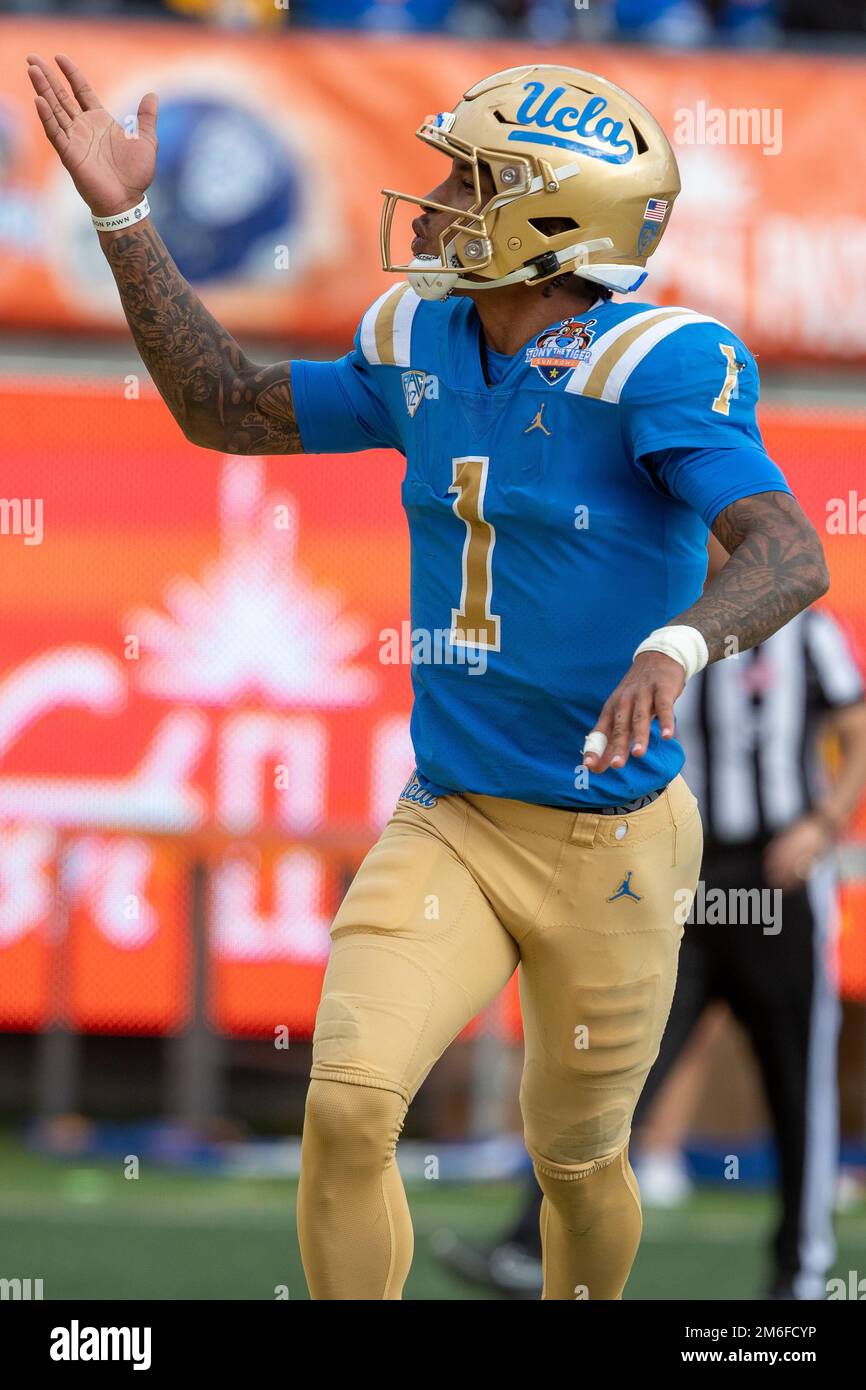 UCLA Bruins quarterback Dorian Thompson-Robinson (1) blows kisses after ...