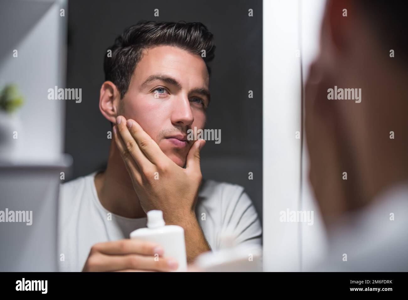Aftershave care hi-res stock photography and images - Alamy