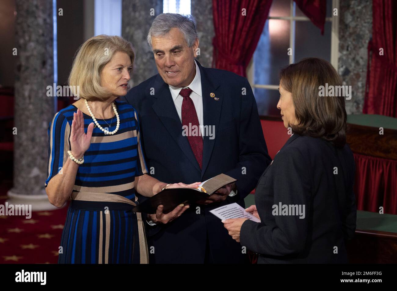 118th congress oath hi-res stock photography and images - Alamy