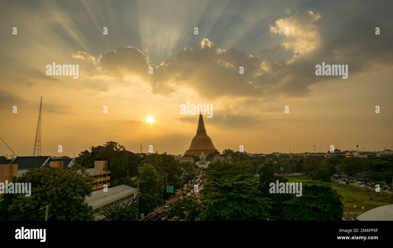 Sunset at Phra Pathom Chedi Nakhon Pathom Province, Thailand Stock ...