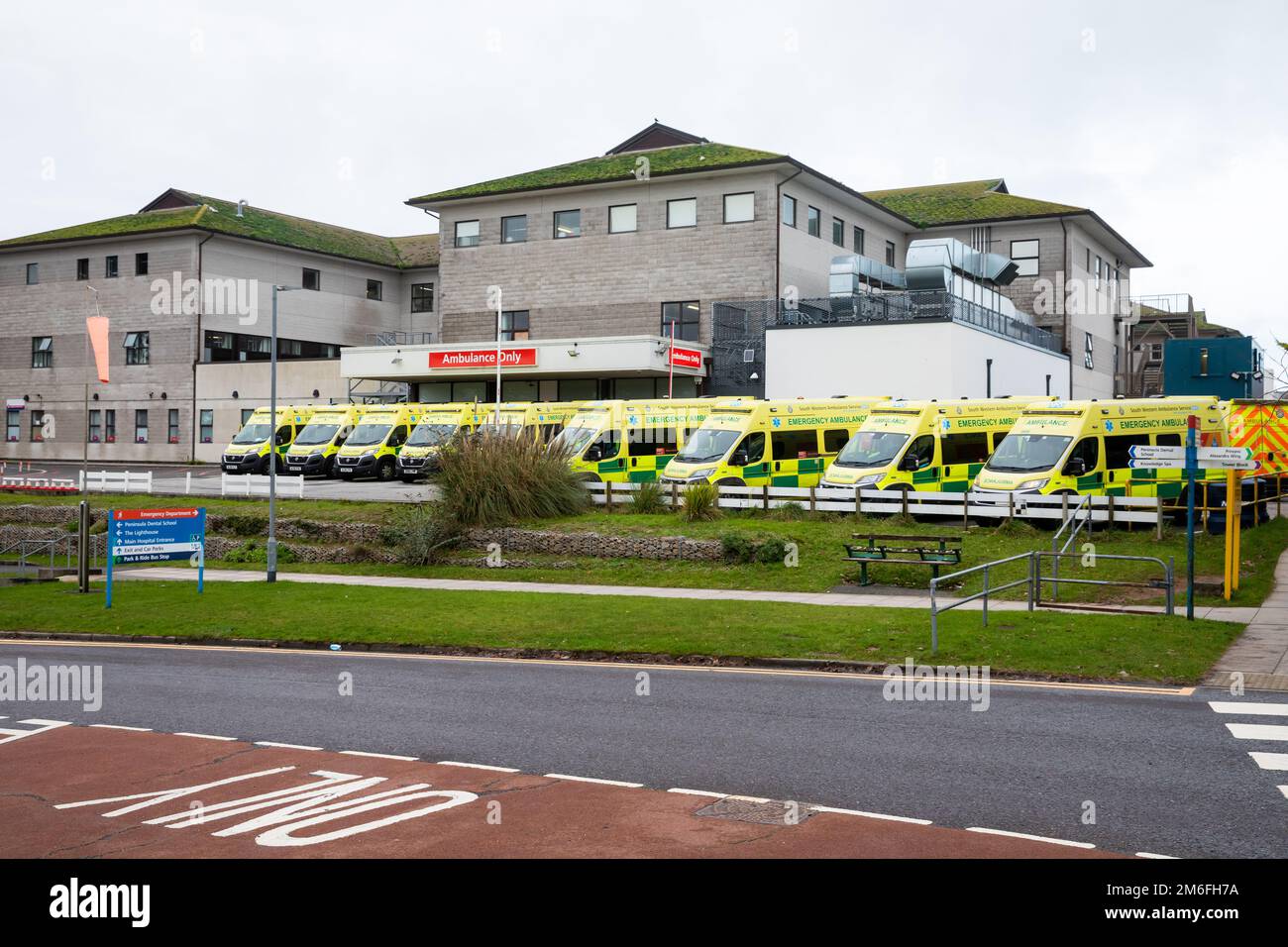 Royal cornwall hospital covid hi-res stock photography and images - Alamy