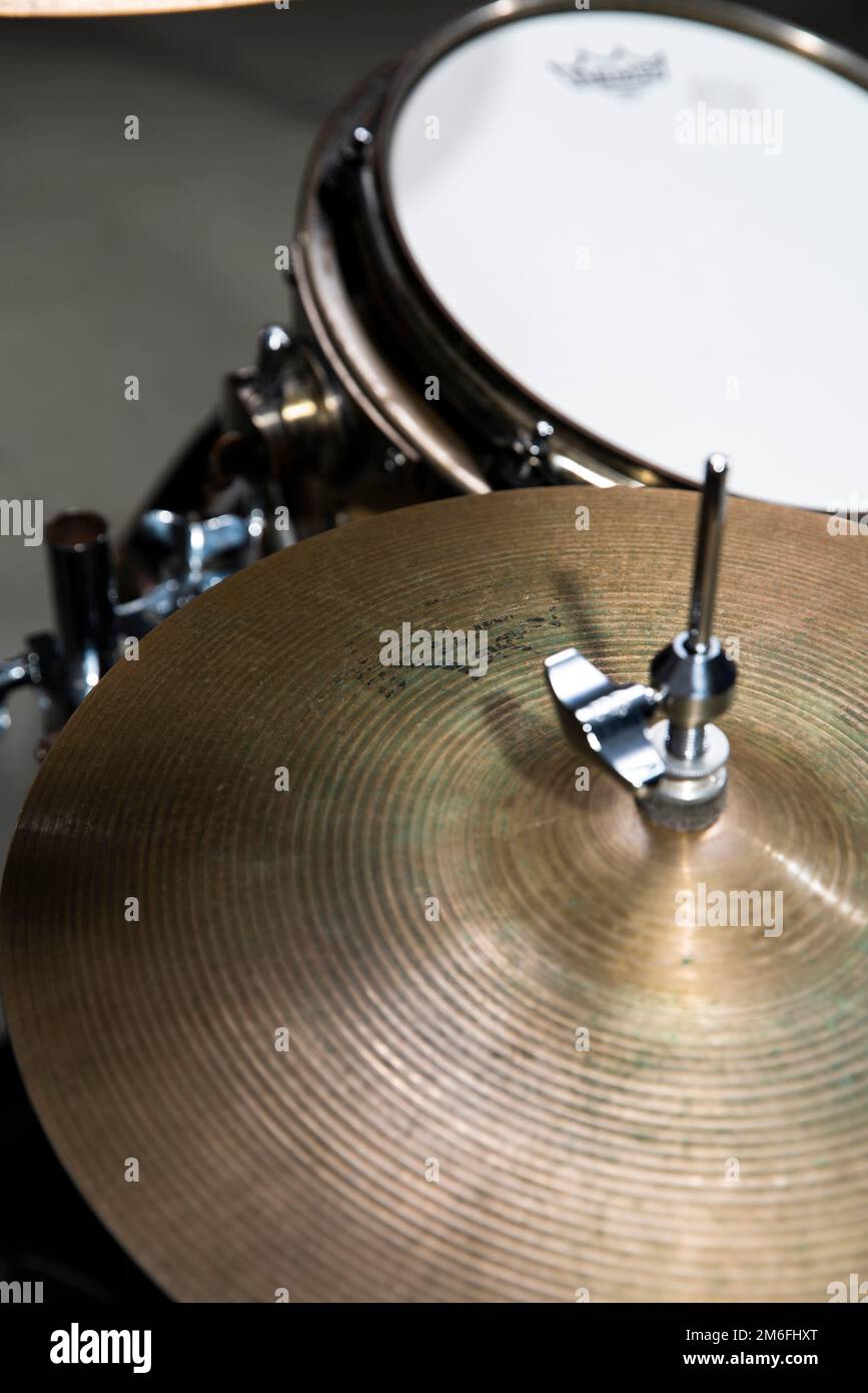 Idles jon beavis drums hi-res stock photography and images - Alamy