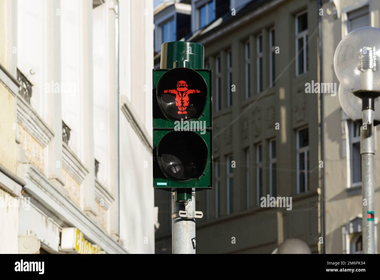 Karl Marx as the traffic light man in Trier Stock Photo - Alamy