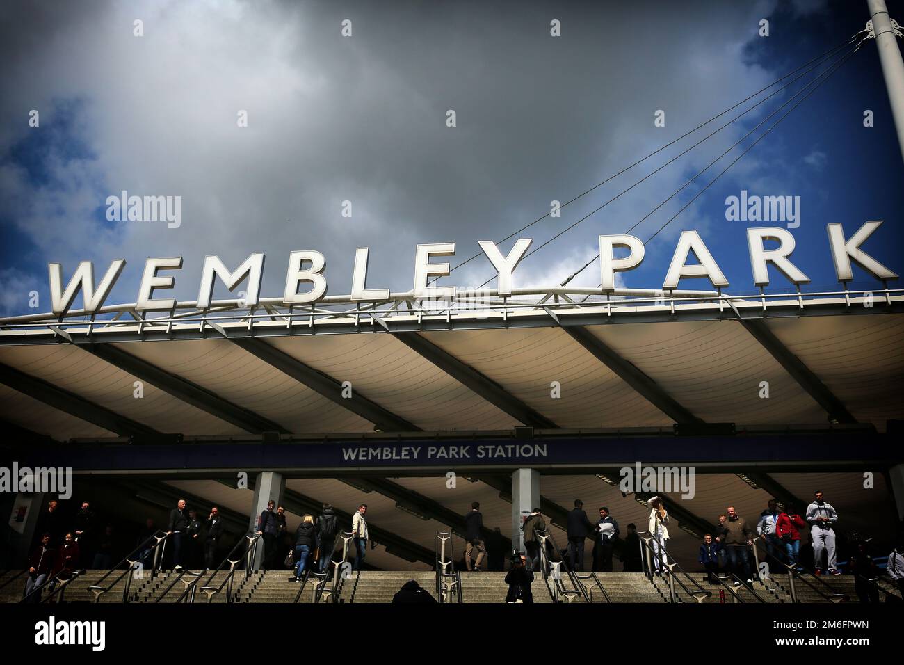 Wembley way fa cup hi-res stock photography and images - Alamy