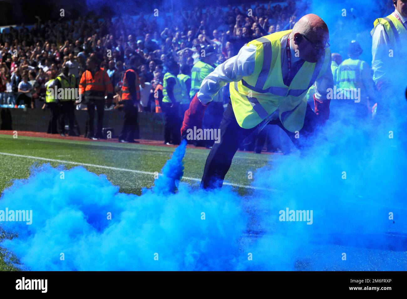 Flare on the pitch hi-res stock photography and images - Alamy