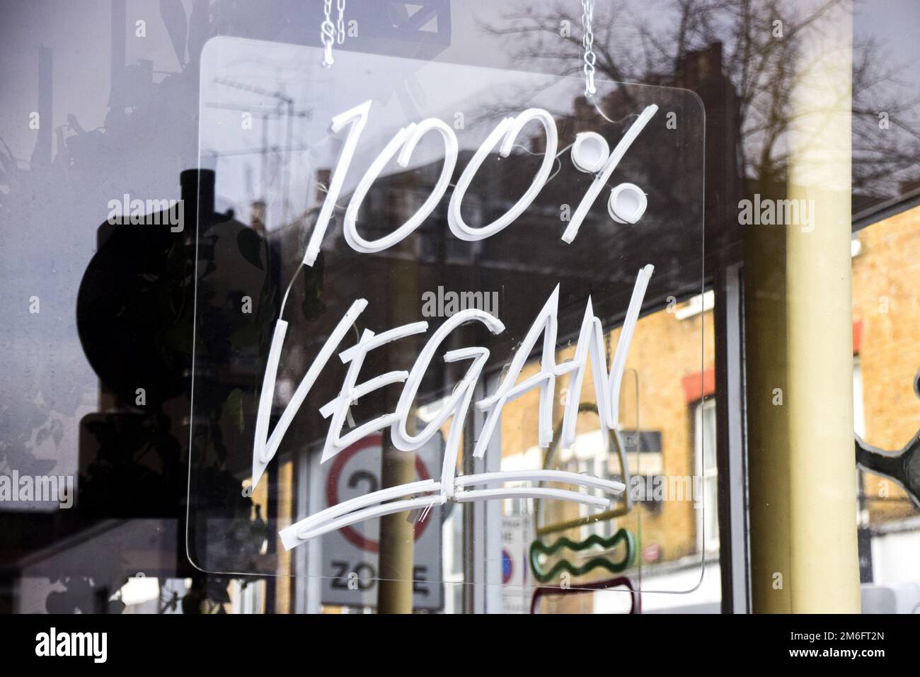 London, England, UK. 4th Jan, 2023. 100% Vegan sign at Rudy's Vegan ...