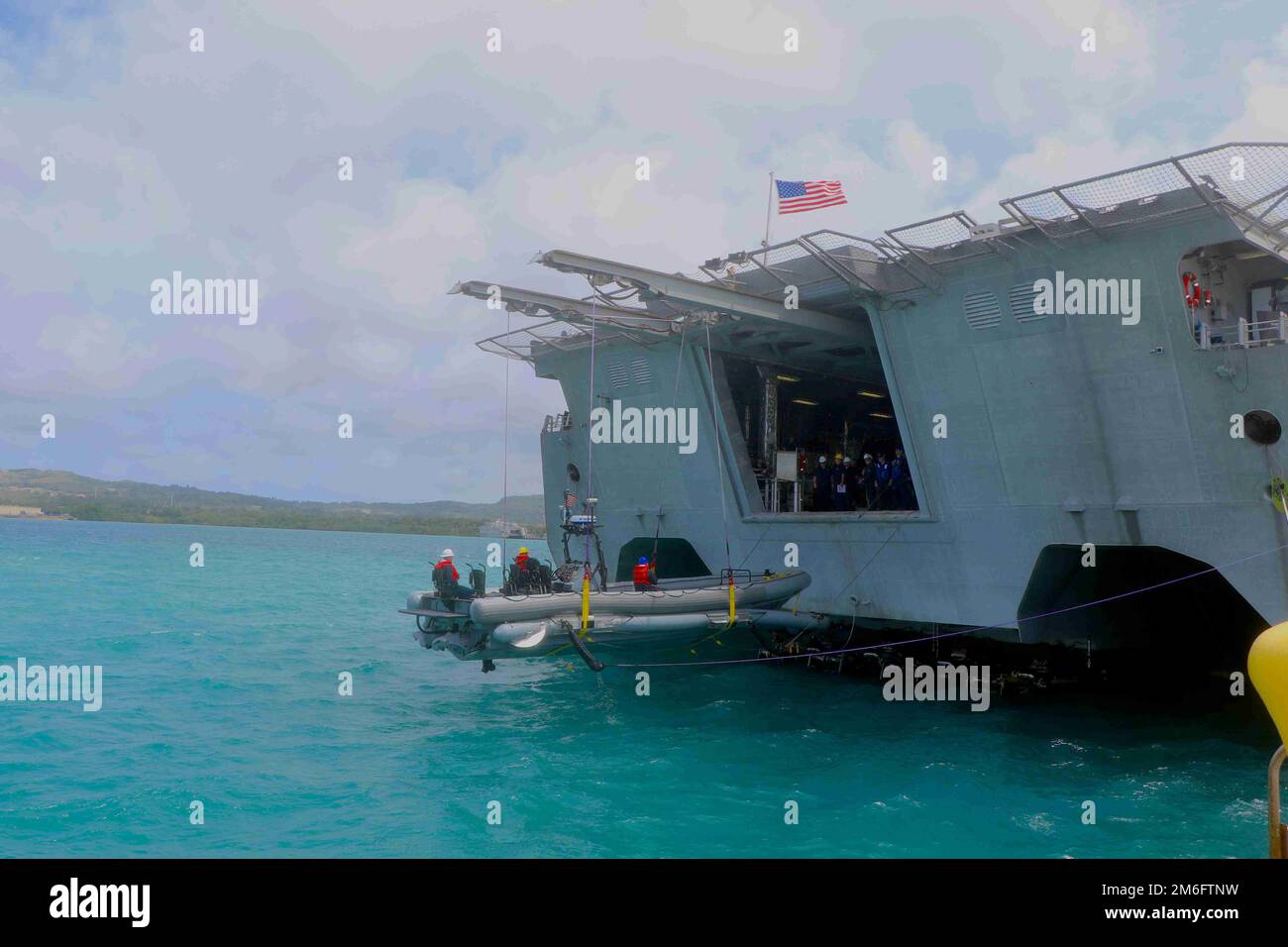220427-O-NR876-320 APRA HARBOR, Guam (April 27, 2022) The Independence ...