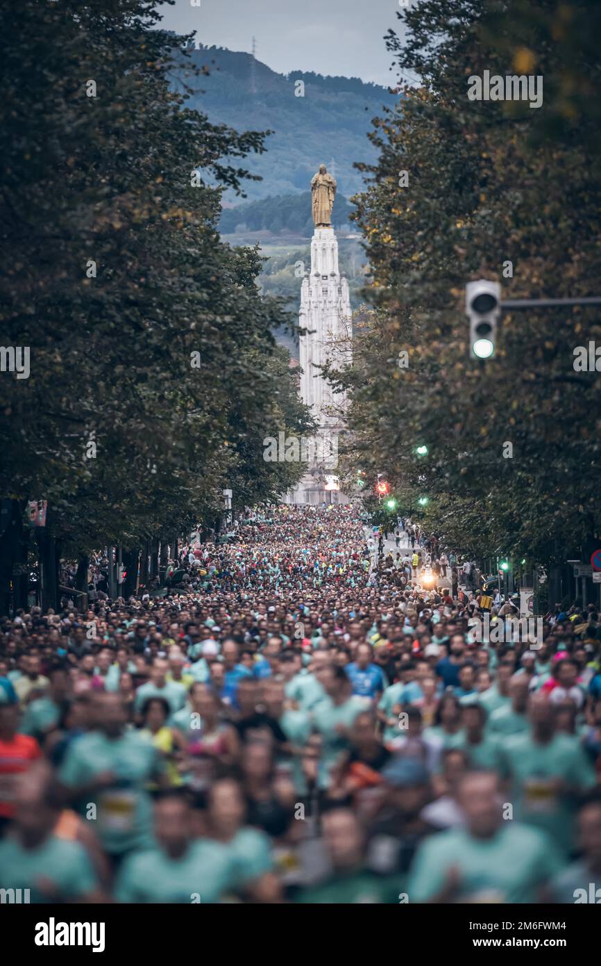 Bilbao night marathon hi-res stock photography and images - Alamy