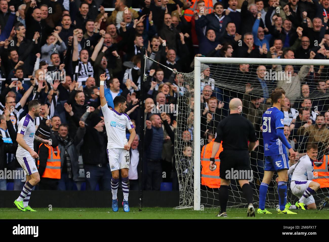 Matt ritchie of newcastle united hi-res stock photography and images ...