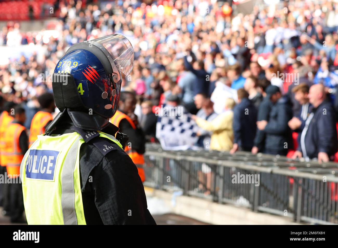 Millwall crowd hi-res stock photography and images - Alamy
