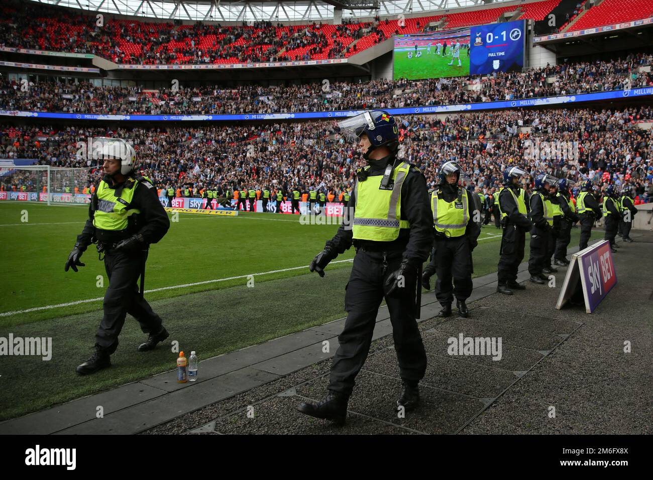 Football pitch invasion hi-res stock photography and images - Alamy
