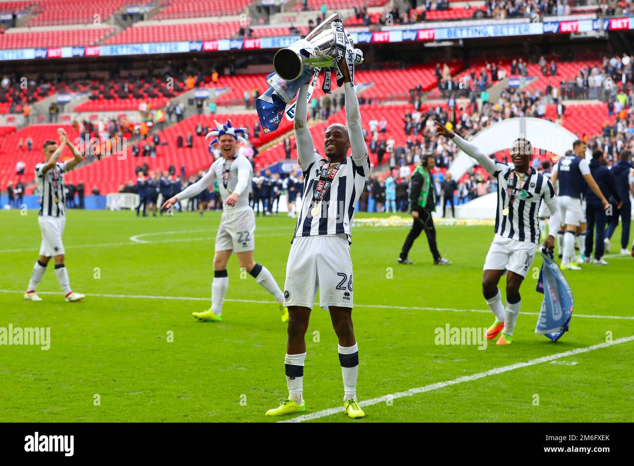 League one trophy hi-res stock photography and images - Alamy