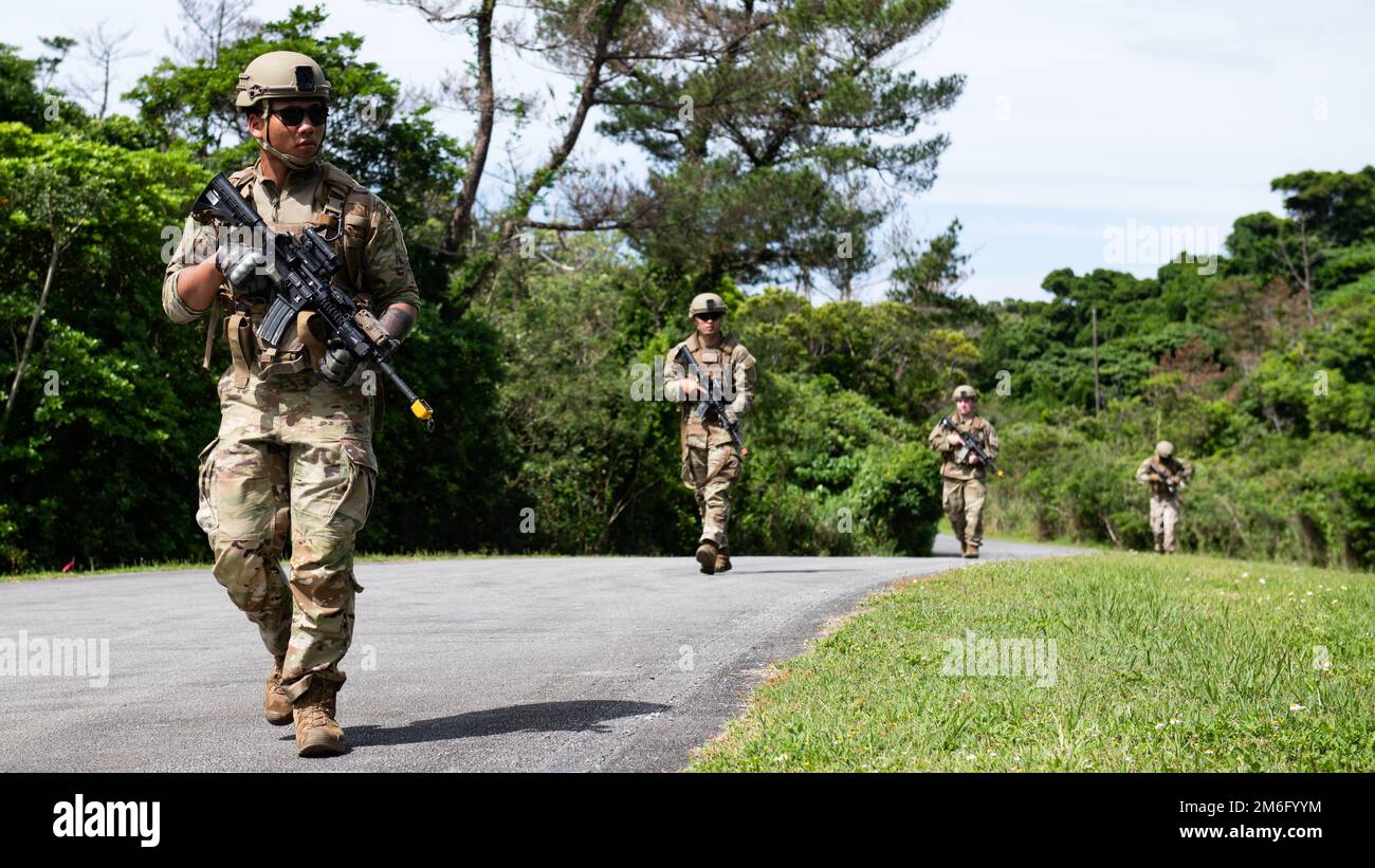 Staggered column hi-res stock photography and images - Alamy