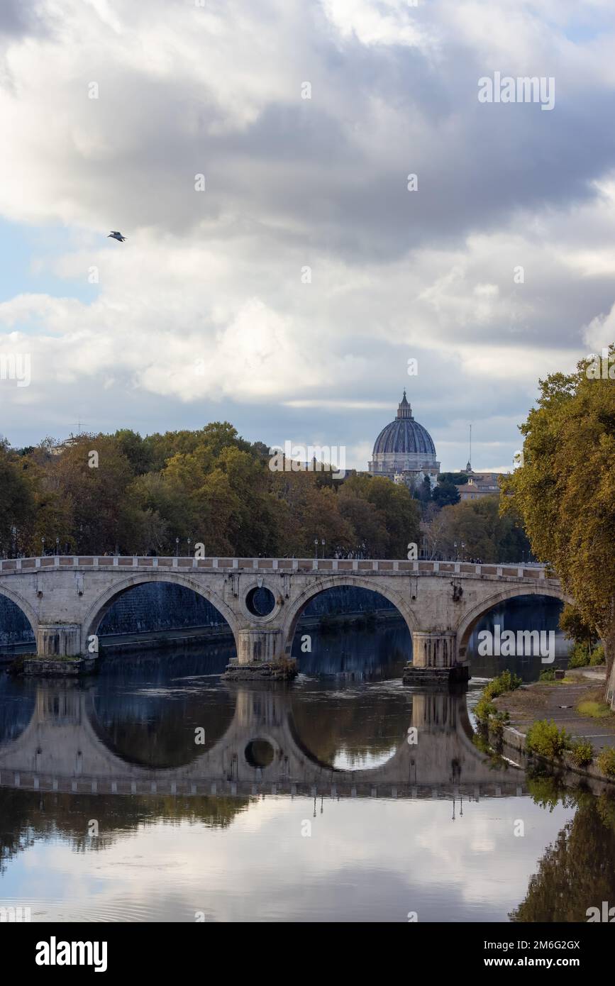 Scenic view tiber river ponte hi-res stock photography and images - Alamy