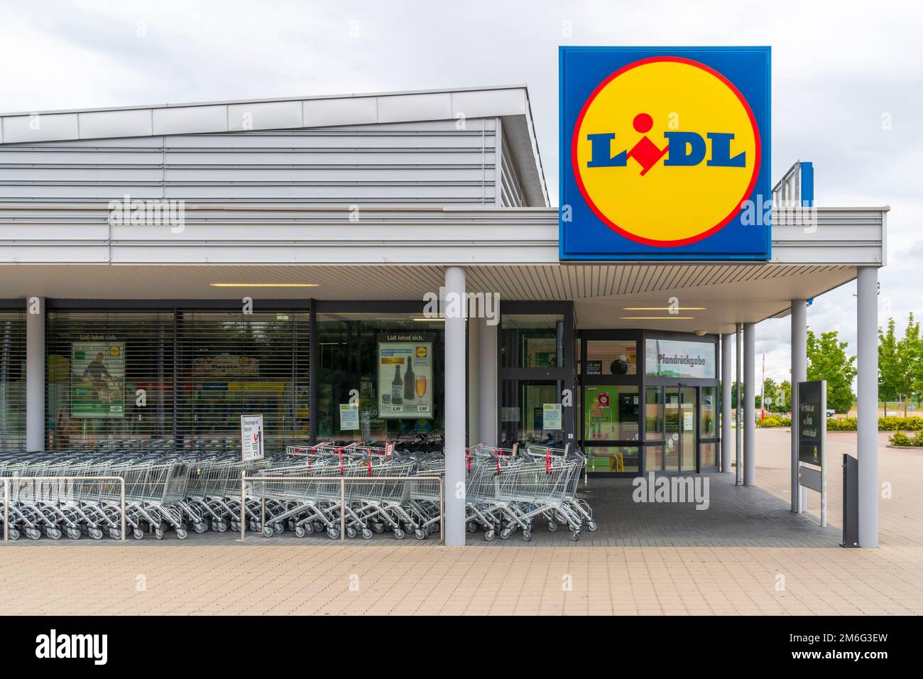 Lidl branch hi-res stock photography and images - Alamy