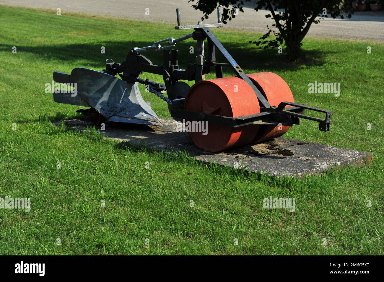 Antiker pflug hi-res stock photography and images - Alamy