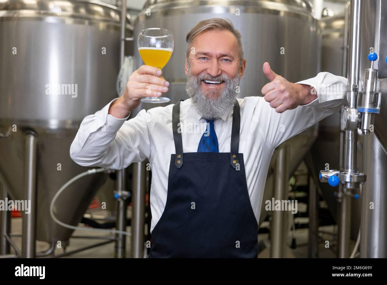 Approving sign hi-res stock photography and images - Alamy