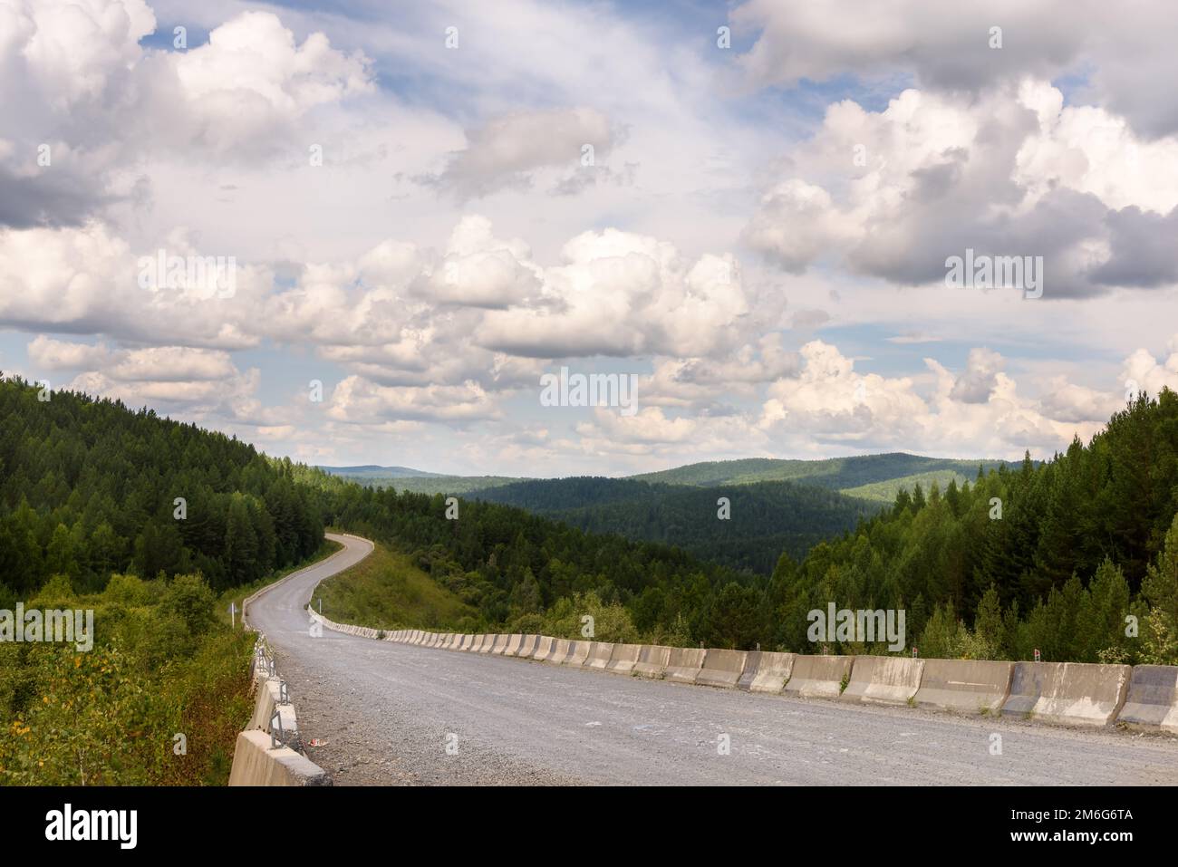 Country drive through mountains hi-res stock photography and images - Alamy