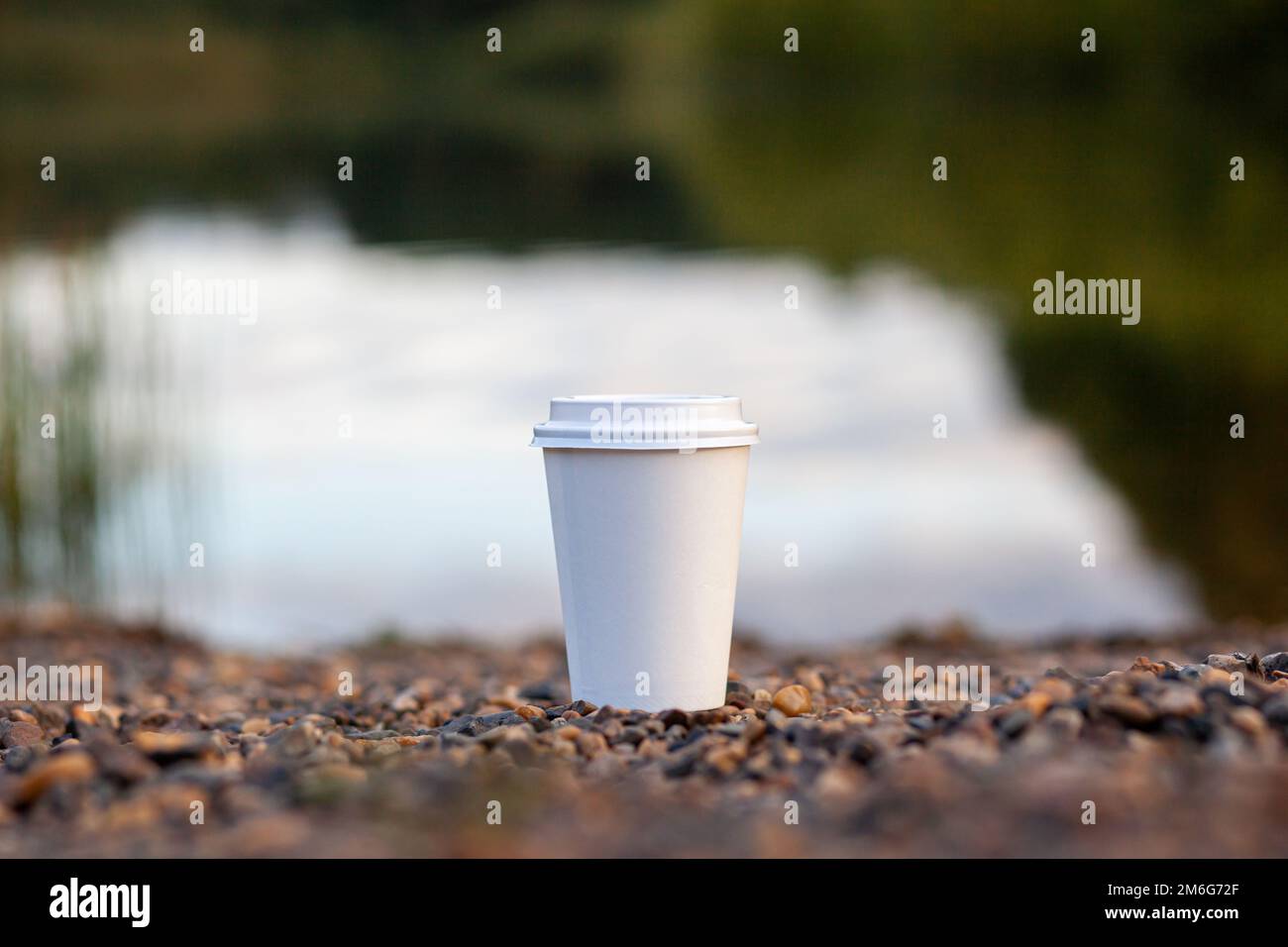 Plastic coffee cup pollution beach hi-res stock photography and images ...