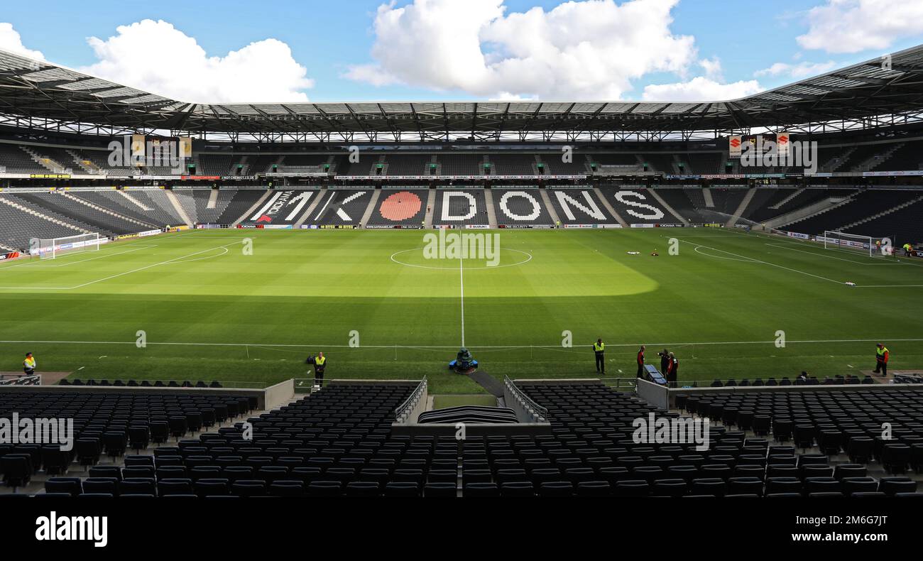Mk dons hi-res stock photography and images - Alamy