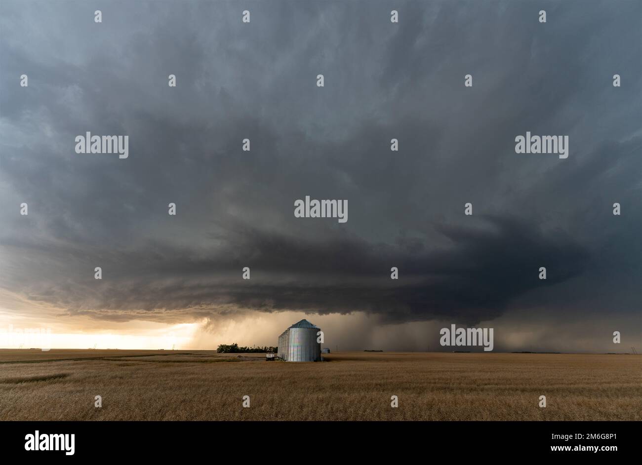 Prairie countryside hi-res stock photography and images - Alamy