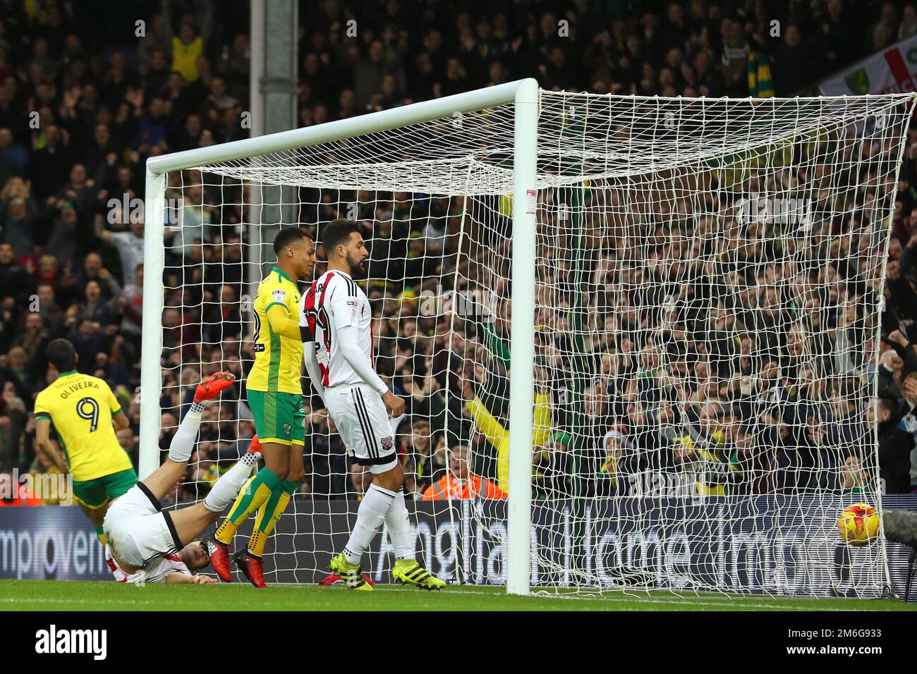Jacob Murphy of Norwich City scores the opening goal, making it 1-0 ...