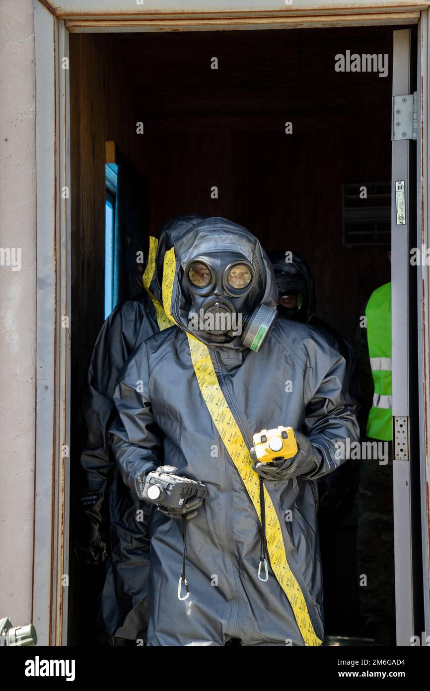 Soldiers from the Alabama National Guard's 31st CBRN Brigade and ...