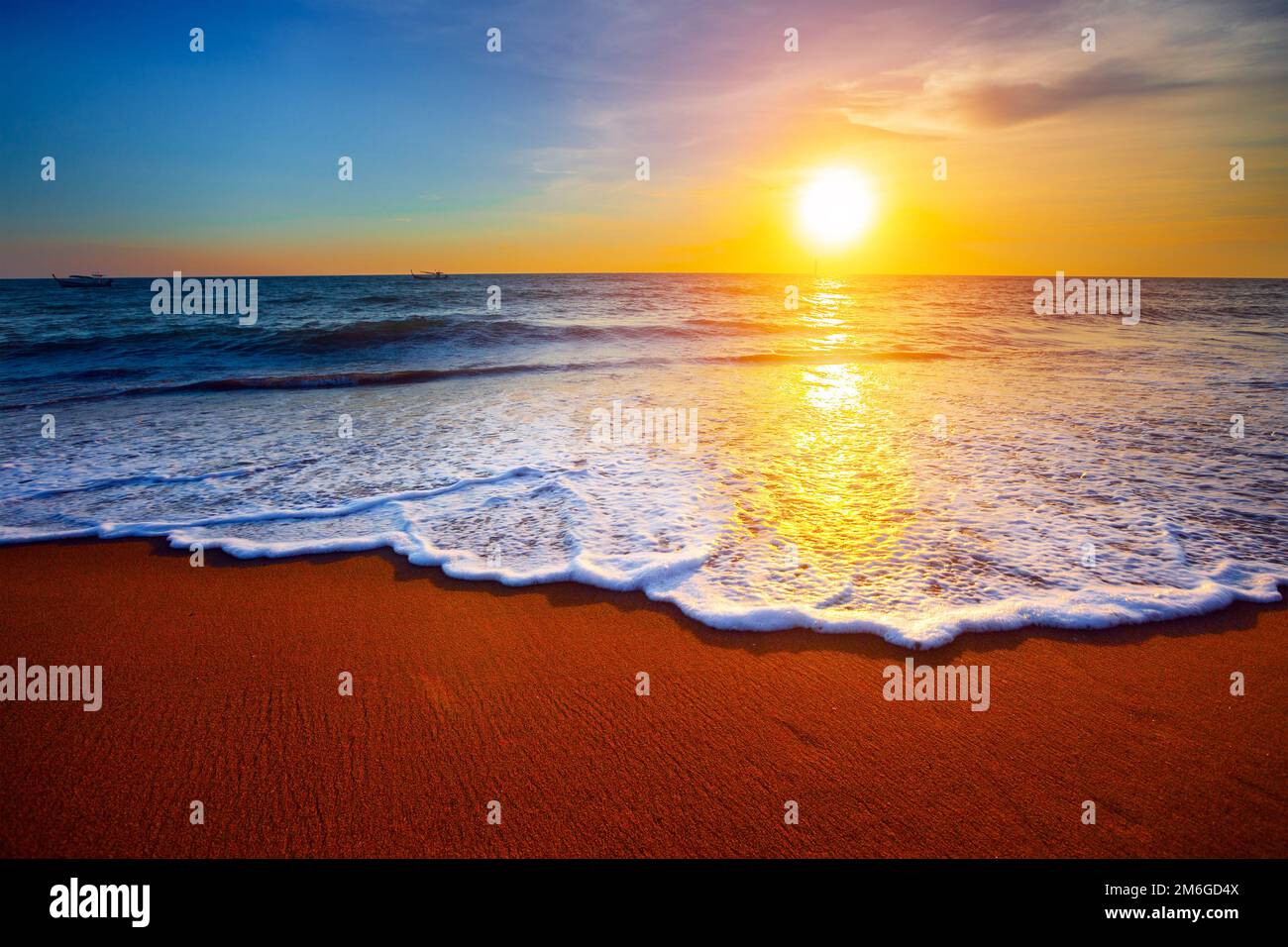 Tropical sea beach sunset hi-res stock photography and images - Alamy