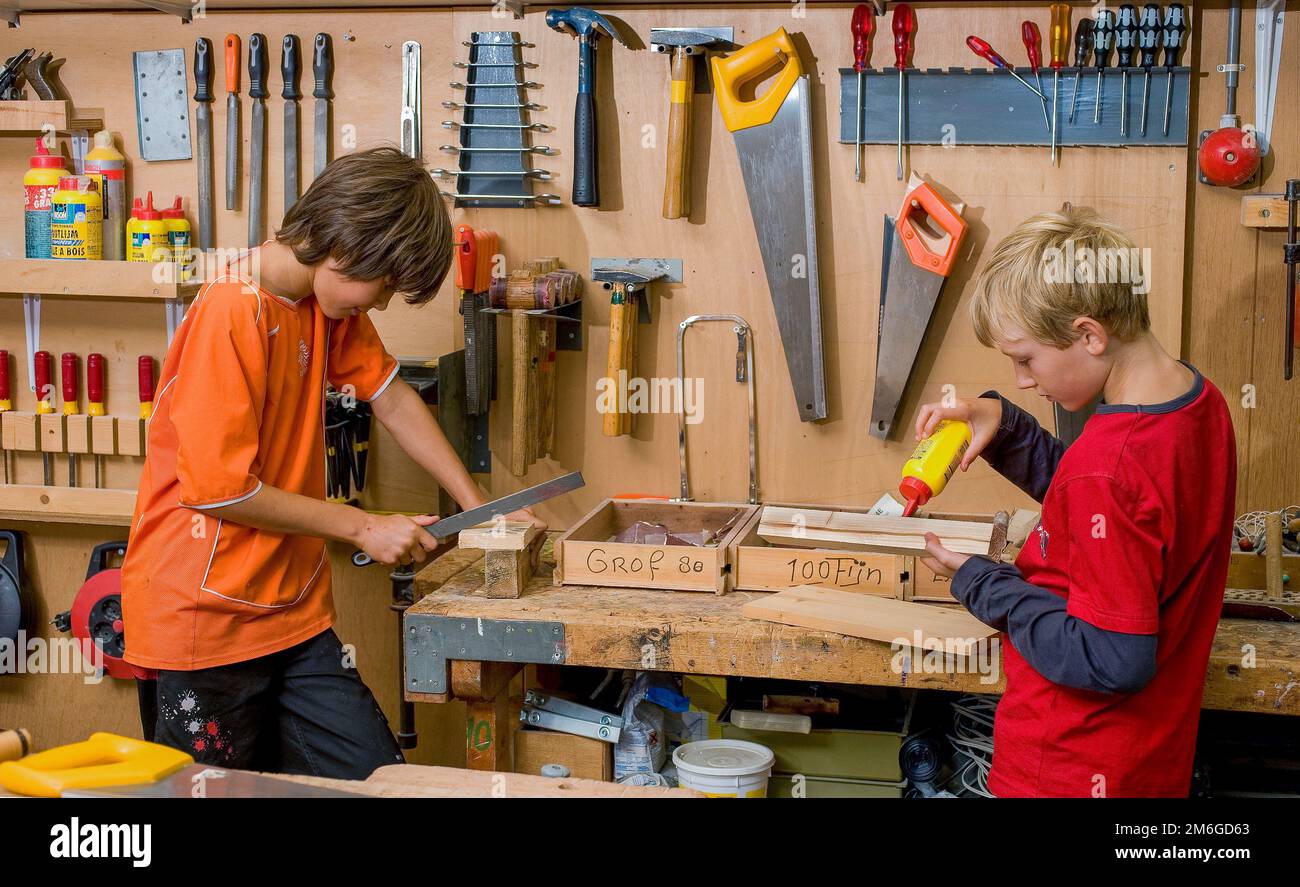 Girls saw boy hi-res stock photography and images - Alamy