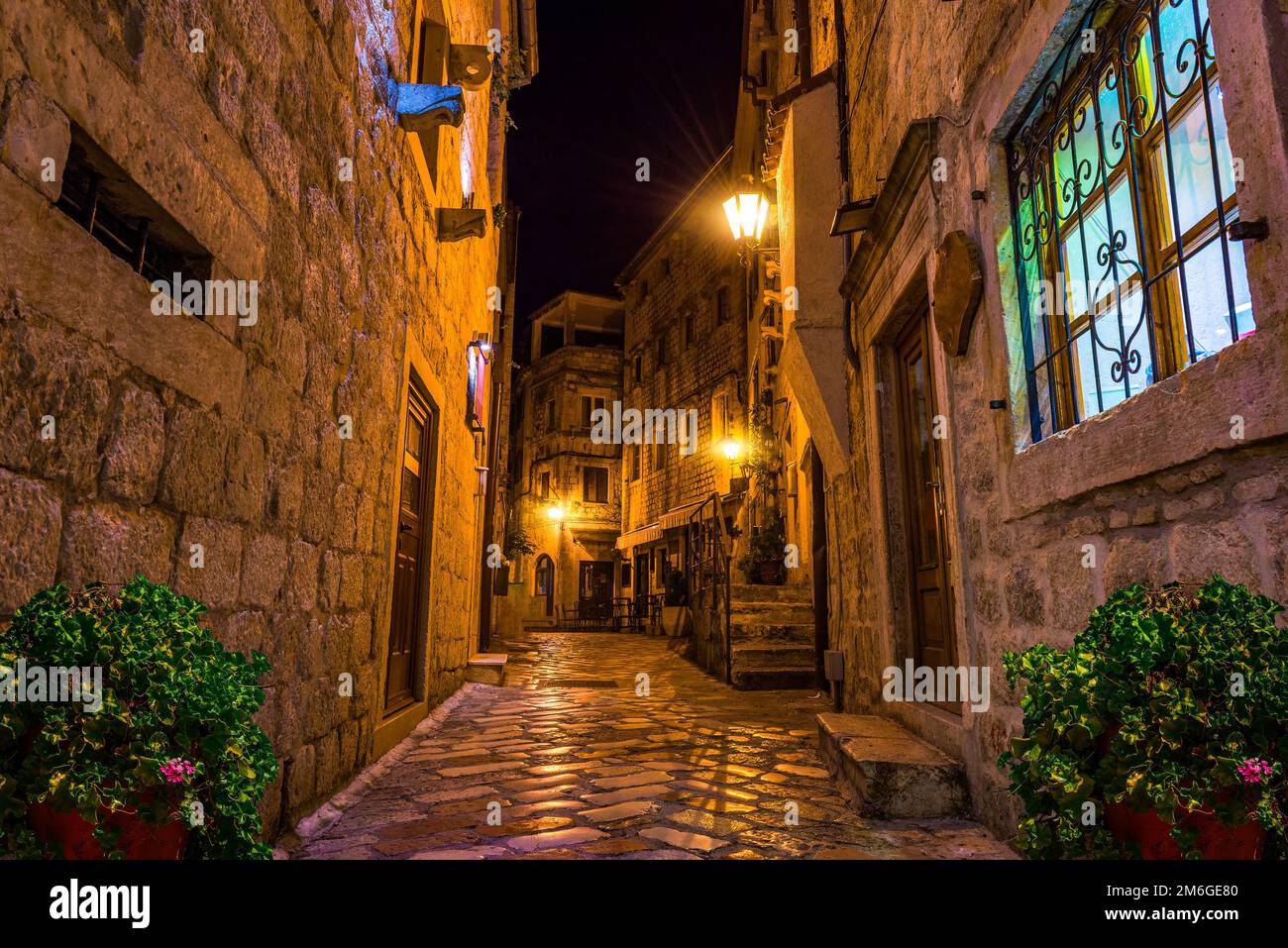 Stone building illuminated street hi-res stock photography and images ...