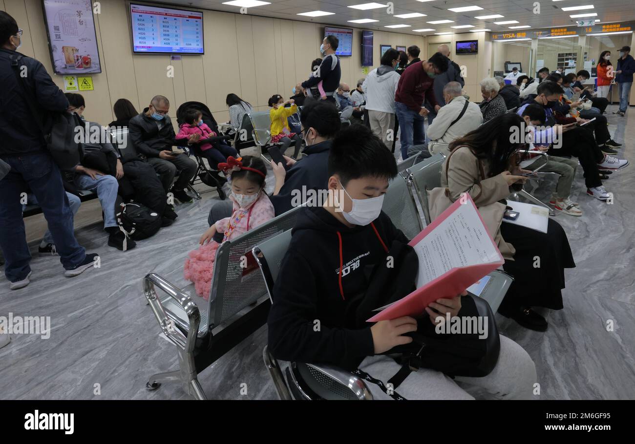 People apply for Home Return Permit at Hong Kong Island Service Centre ...